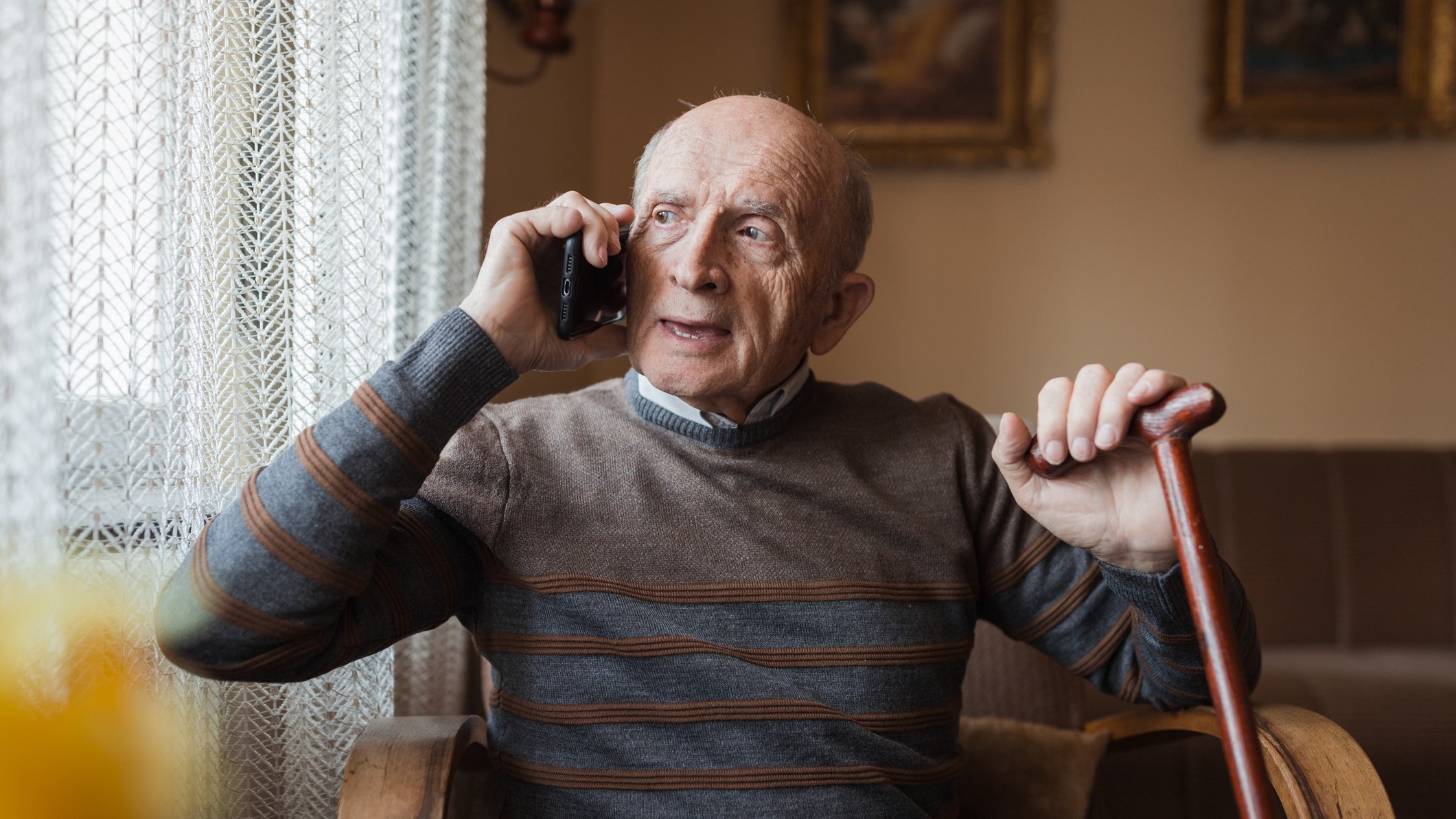 86-årig mand snyder svindler med fælde