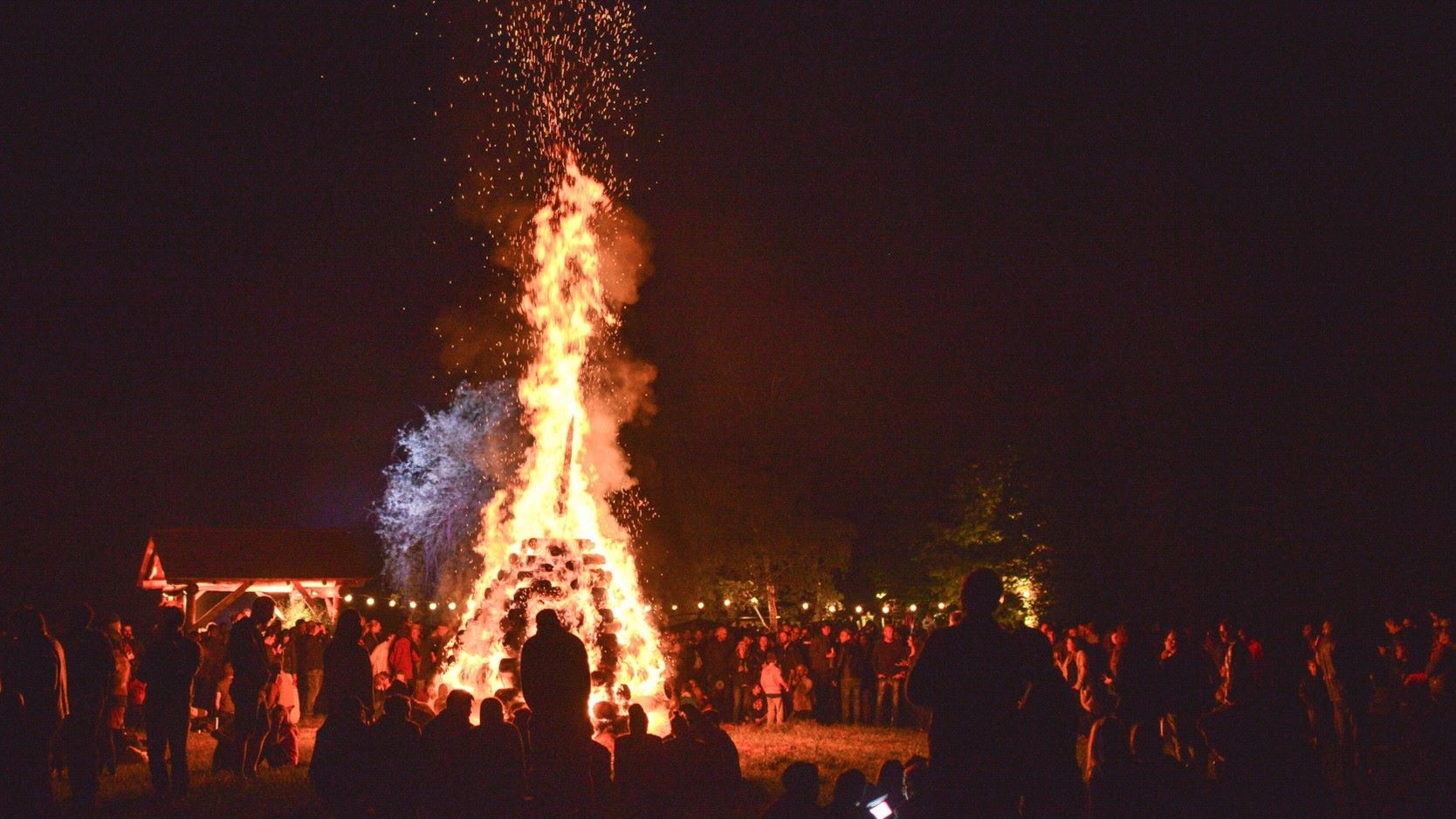Sankt Hans: En aften, der lyser op i minderne